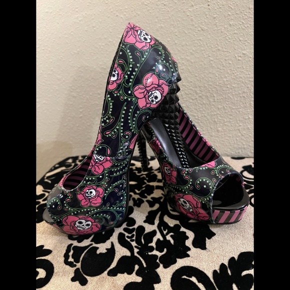 Too Fast | Shoes | Too Fast Pink Rosey Skull Pyramid Spikedstudded High ...